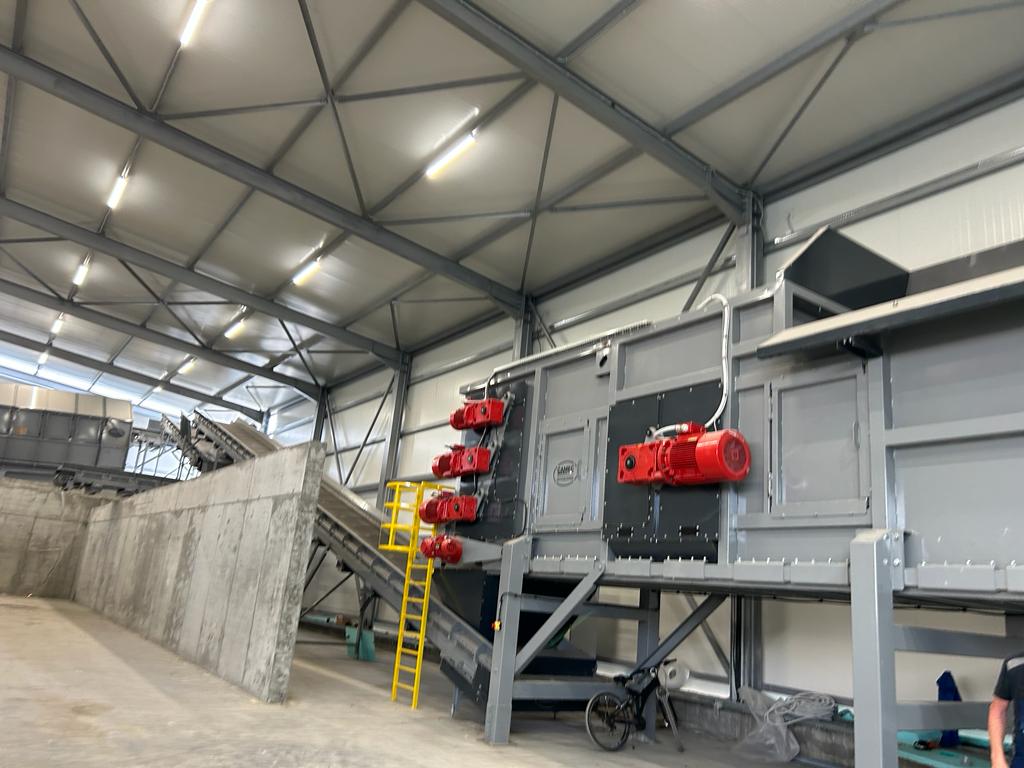 ИЗГРАЖДАНЕТО НА АНАЕРОБНАТА ИНСТАЛАЦИЯ ЗА ПРЕРАБОТКА НА БИОРАЗГРАДИМИ ОТПАДЪЦИ В БУРГАС Е НА